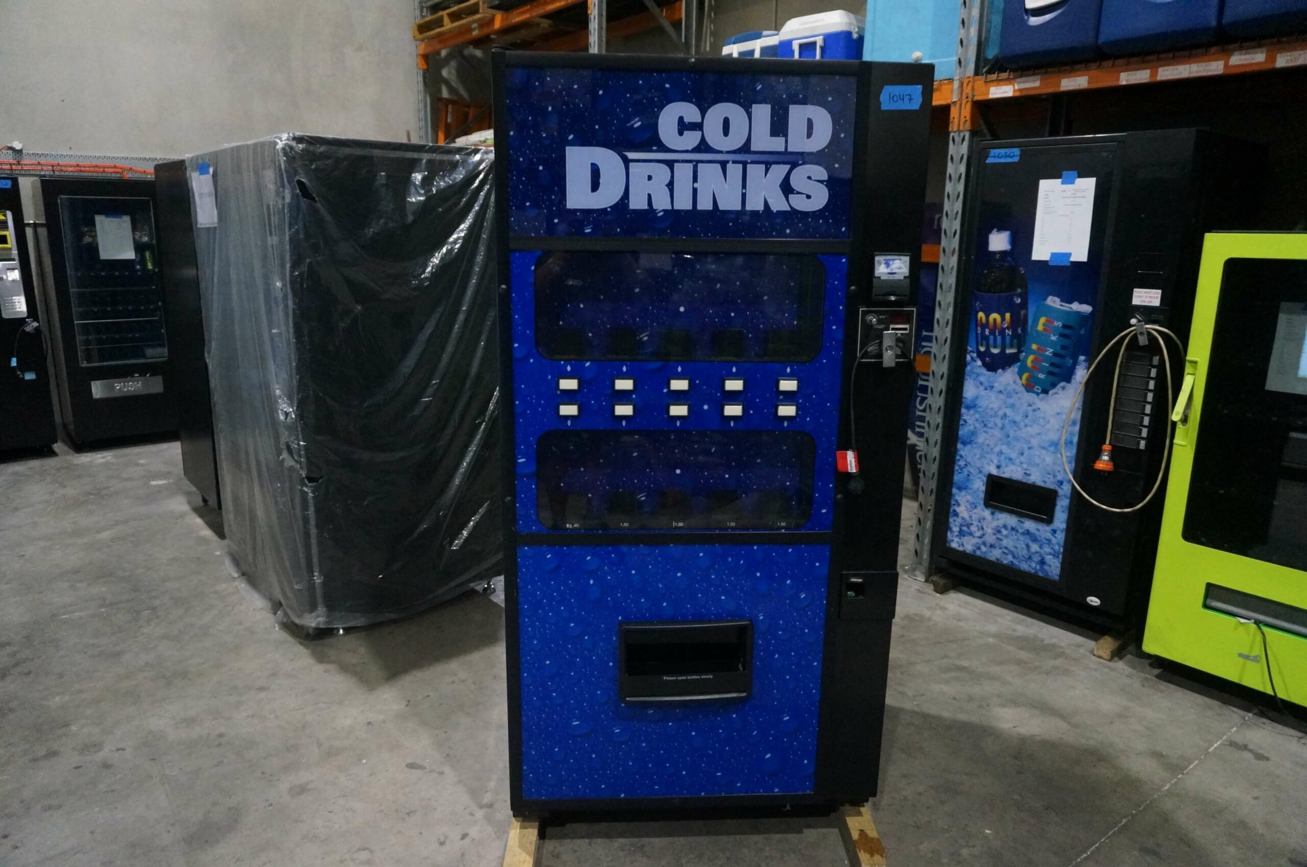 ROYAL HIGH-CAPACITY DRINK VENDING MACHINE - Vending Machines Australia