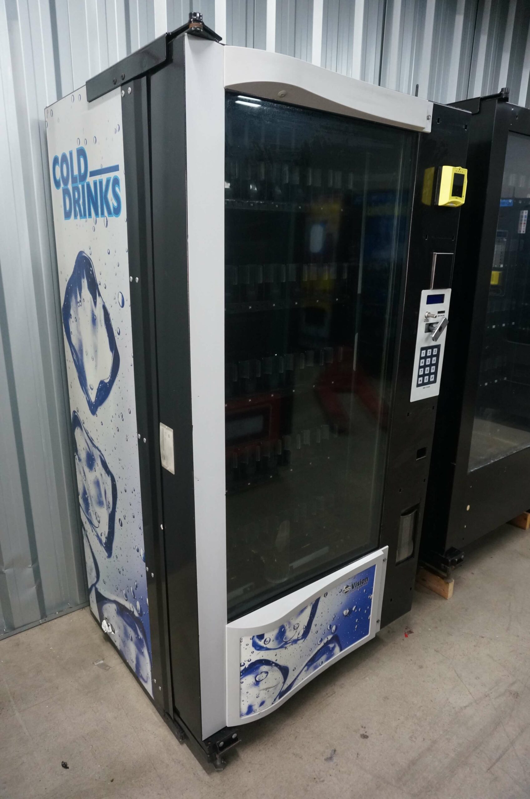 HIGH-CAPACITY DRINK VENDING MACHINE - Vending Machines Australia